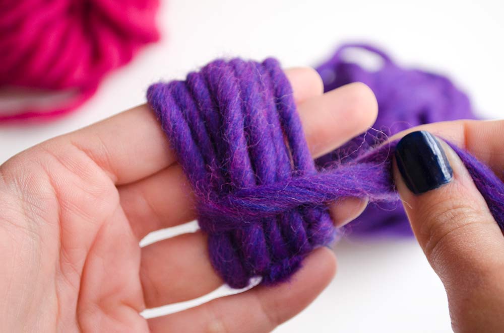 3 modi per realizzare dei pompon di lana - The Blog - IT